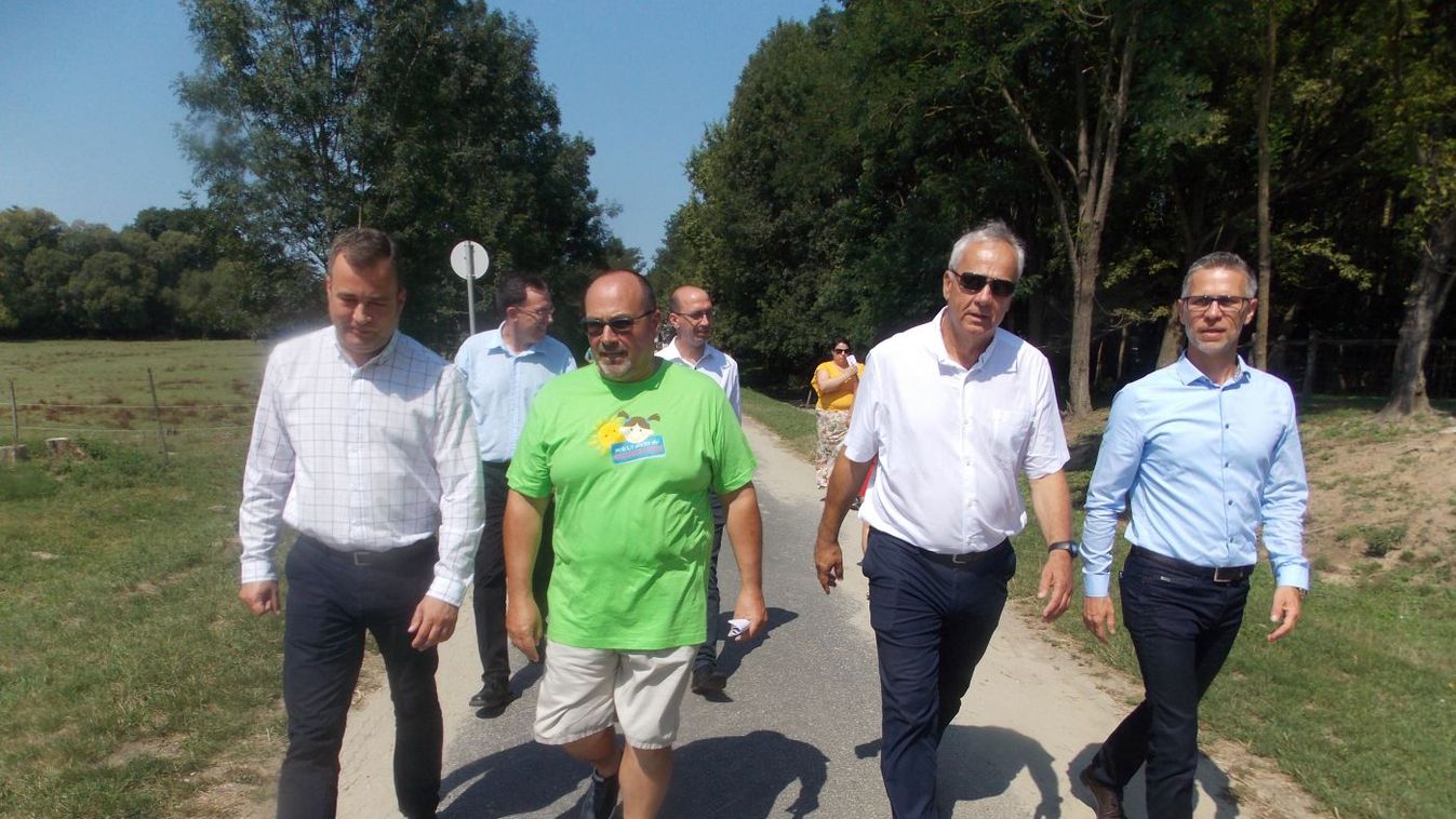 Dr. Rácz András: „A hazai táj és a természeti környezet a nemzeti ...