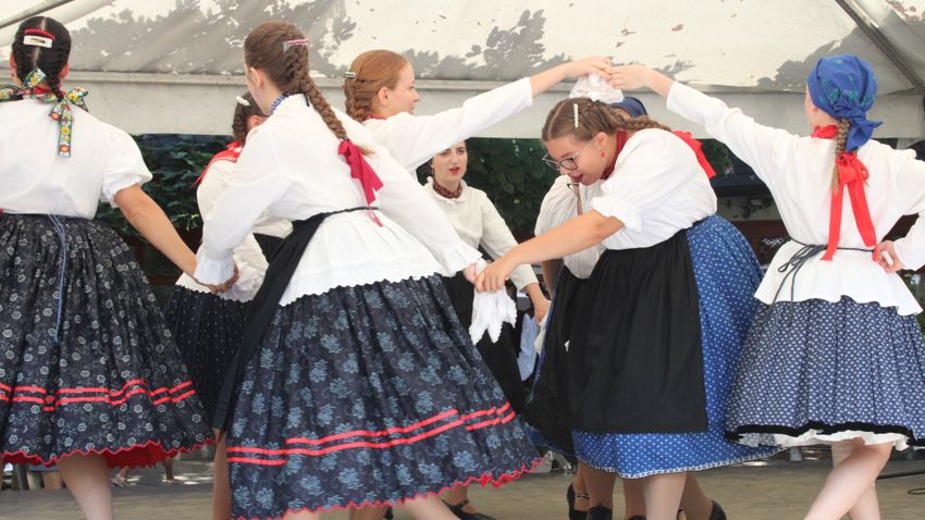 ZAOL - Fazekas- és folklórfesztivált rendeztek Gébárton