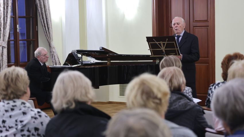 ZAOL - Portisch Lajos áriaestje a zalaegerszegi Korona Szalonban