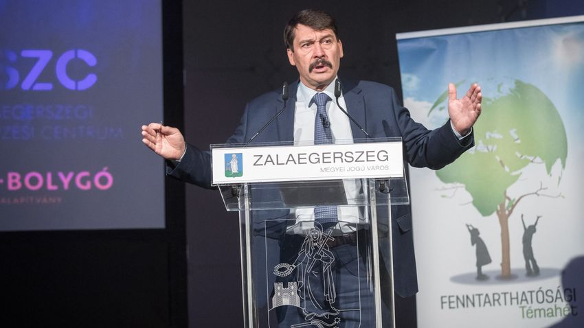 ZAOL - Diákoknak tartott előadást Zalaegerszegen Áder János