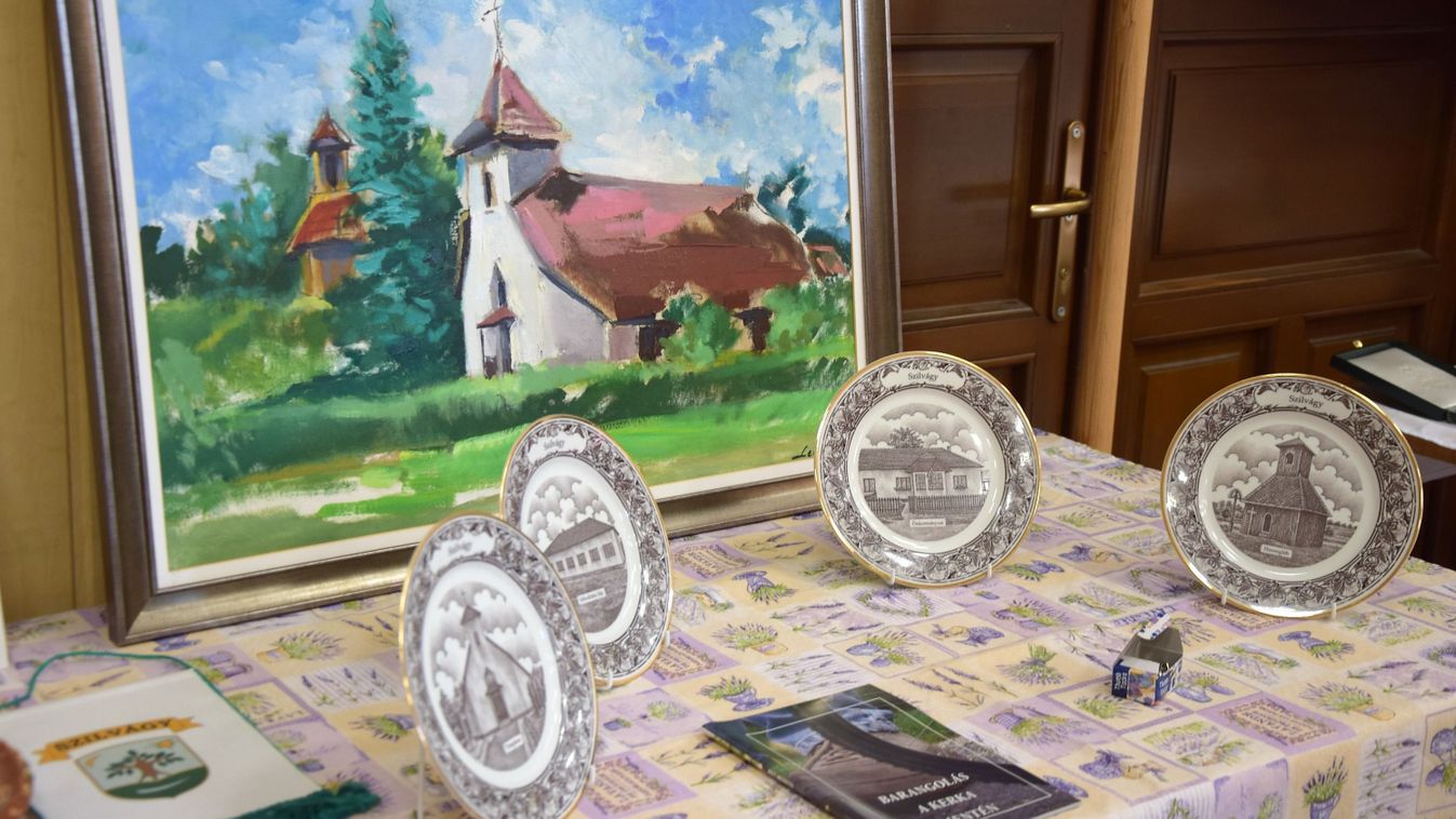 Megnyílt a Göcseji Dombérozó településeit bemutató kiállítás Nován