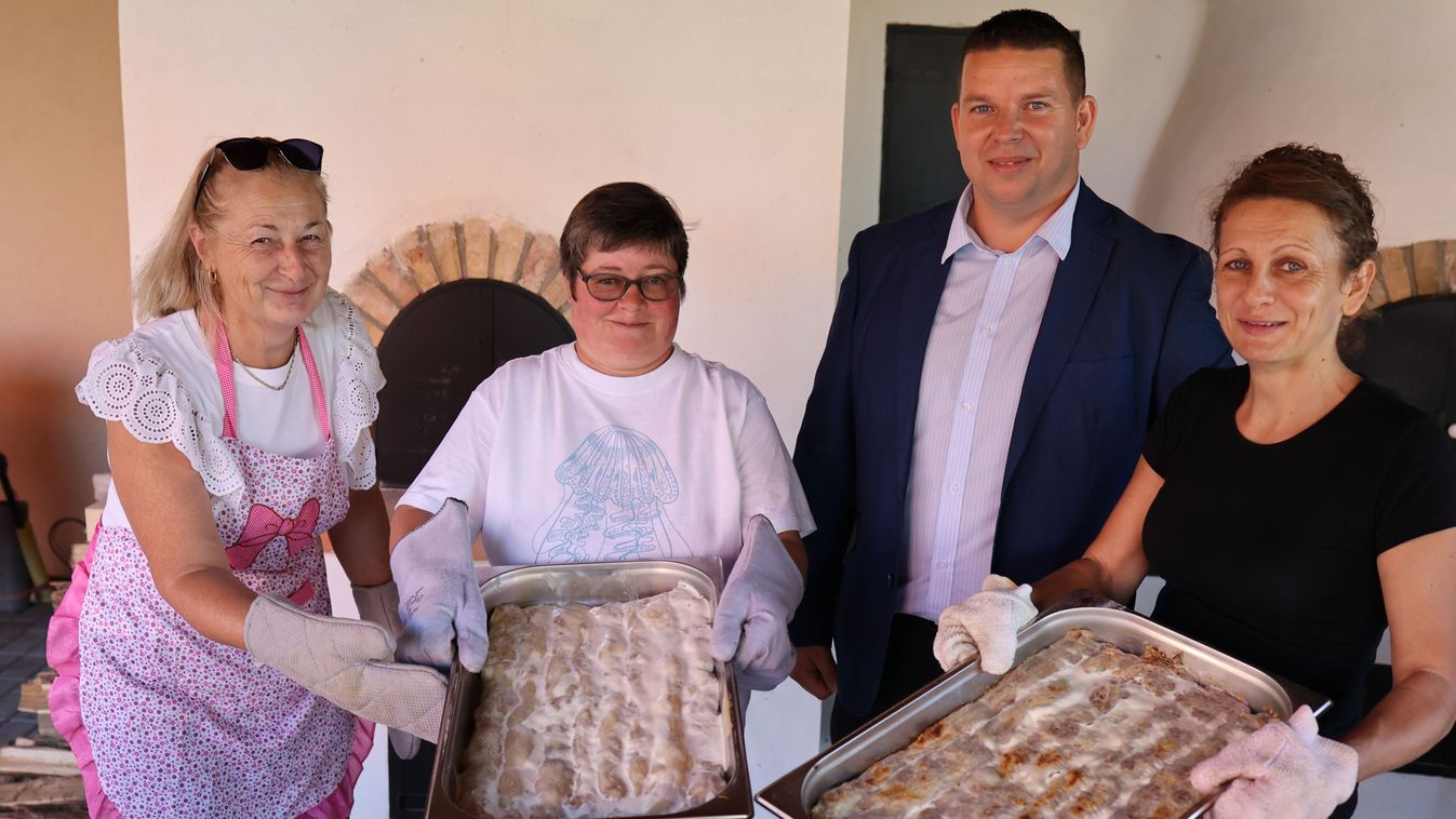 Nyújtott házi rétesek és kenyérlángos