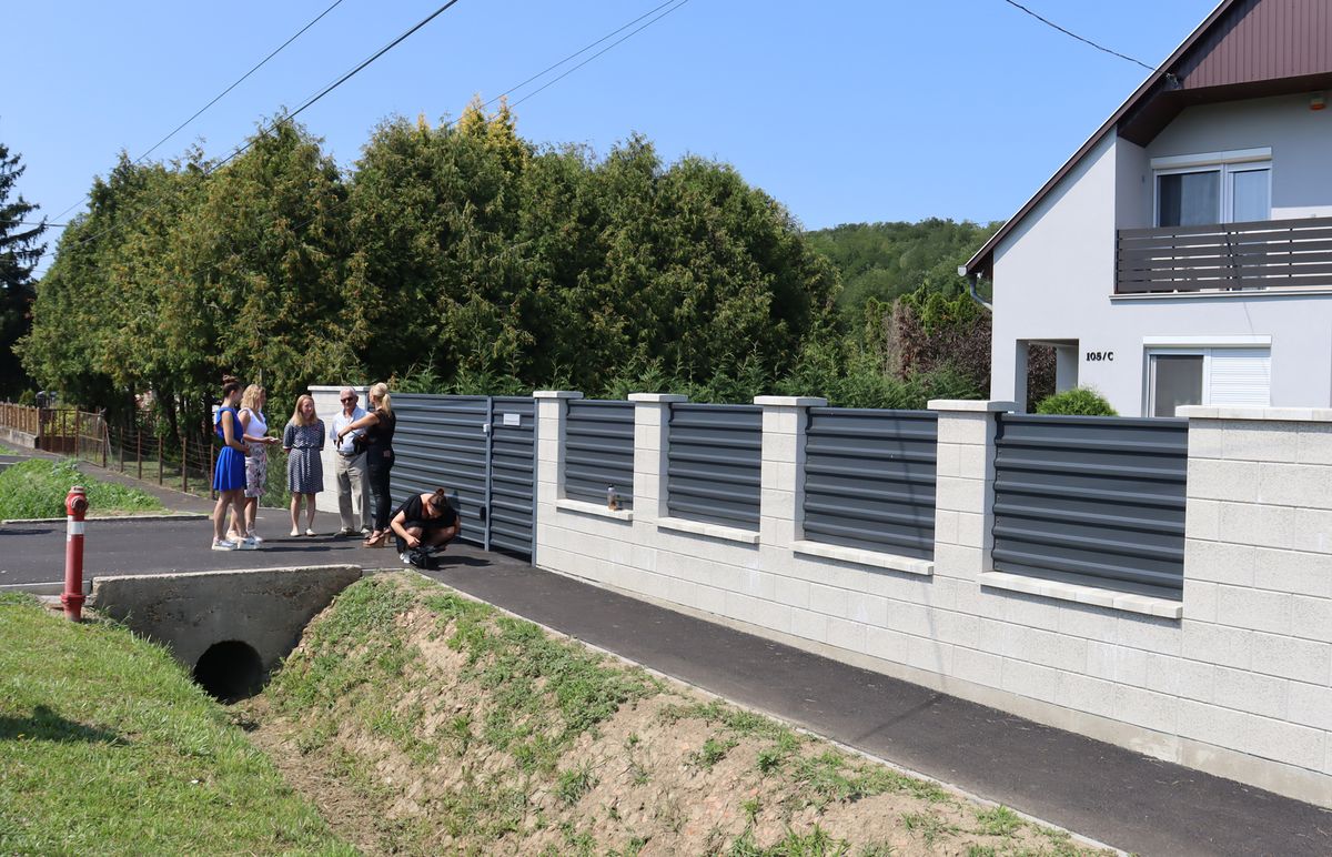 Új járda, többé nem kell botladozni