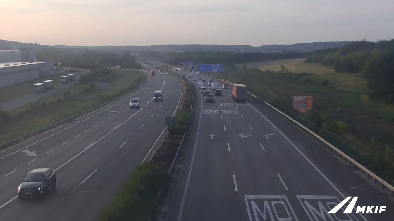 Megáll az ész! Bárki meghalhatott volna a tömeges karambolban (videó)