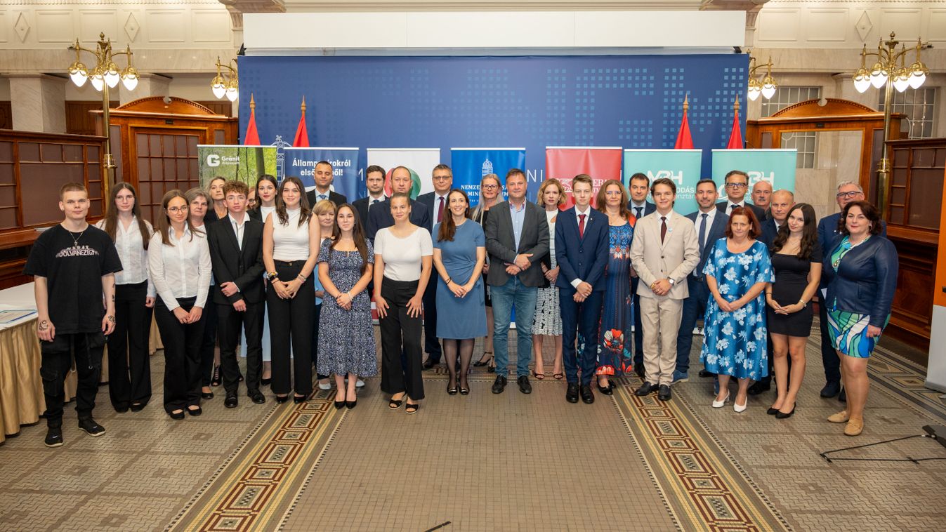 Pénzmesterek verseny: zalai diákokat és tanárt is díjaztak