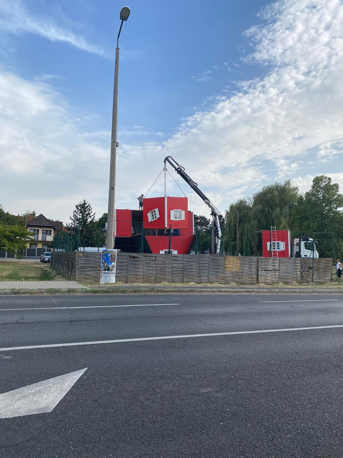 Bontják a Balaton egyik leghíresebb épületét! Nem találod ki, mi lesz a sorsa...