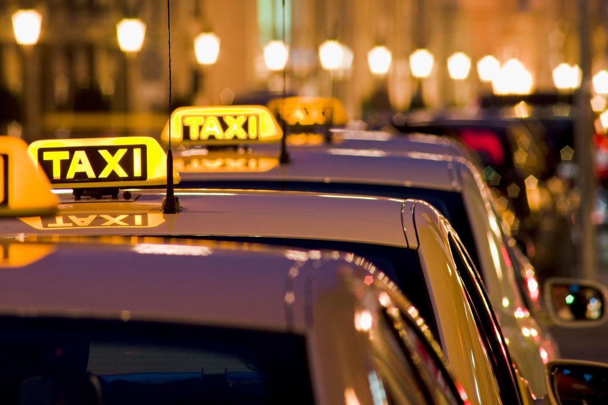 A taxi hátsó ülése sok mindent látott már