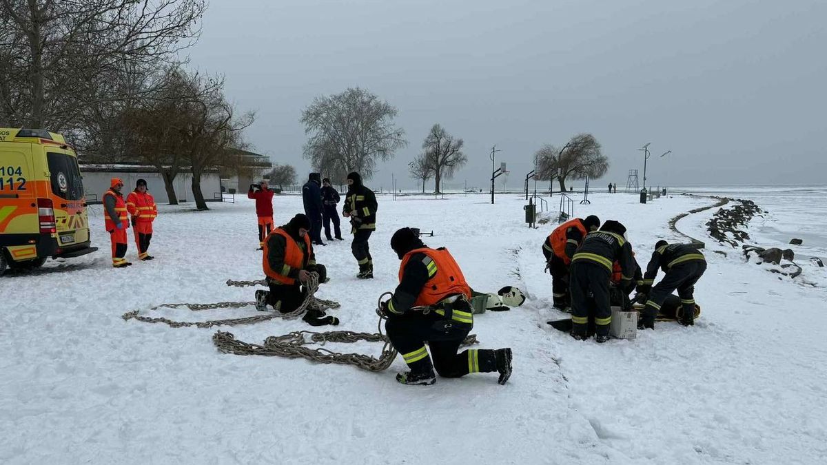 Befagyott a Balaton, ám beszakadt a jég