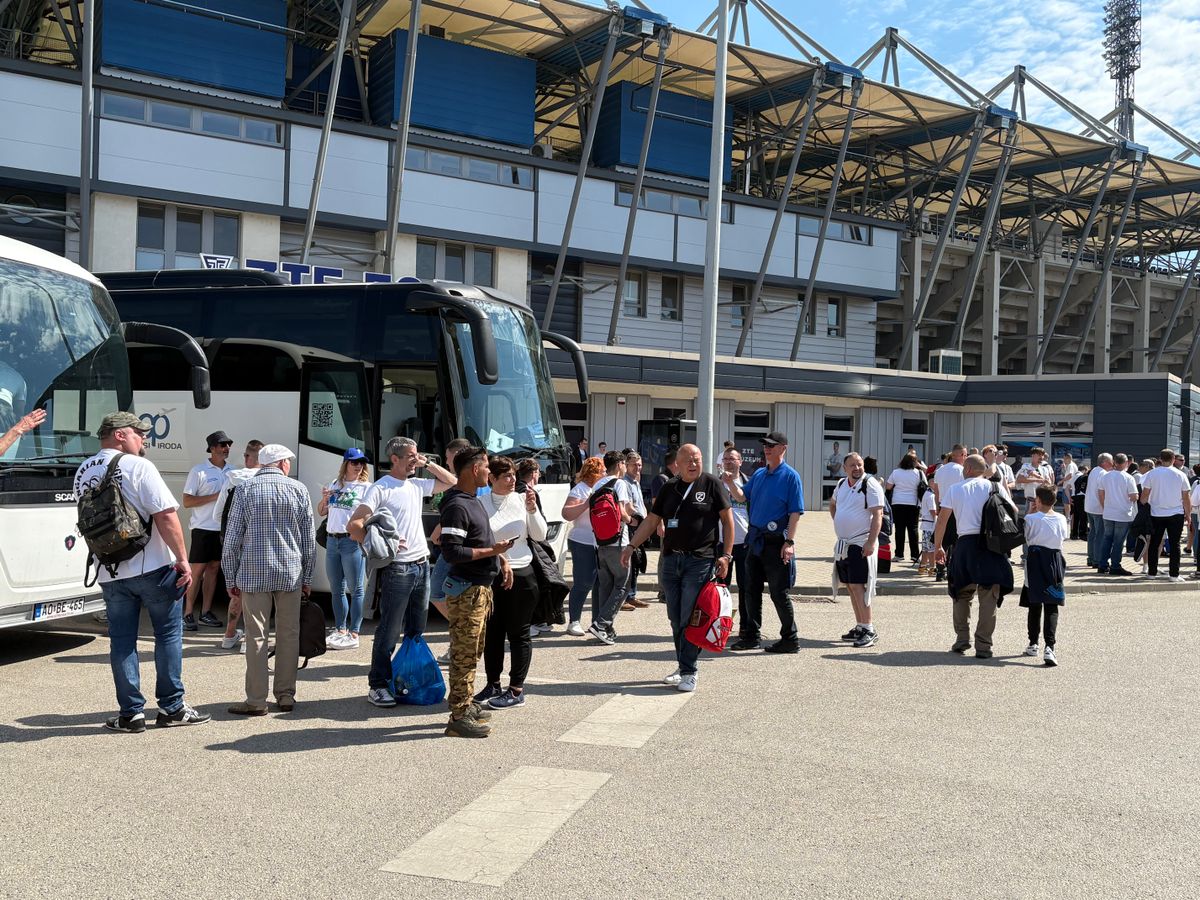Már úton vannak a ZTE FC szurkolói a Puskásba: bíznak a sikerben ...